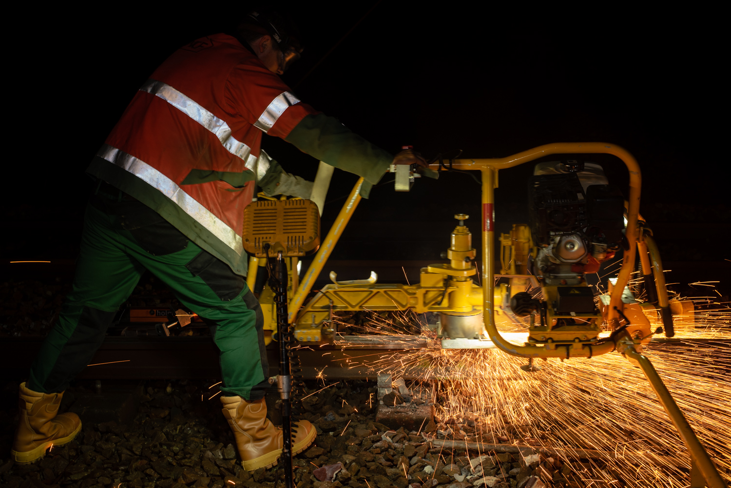 Procédé de soudure HWR pour SNCF Réseau - Reportage Chantier - Agathe ...